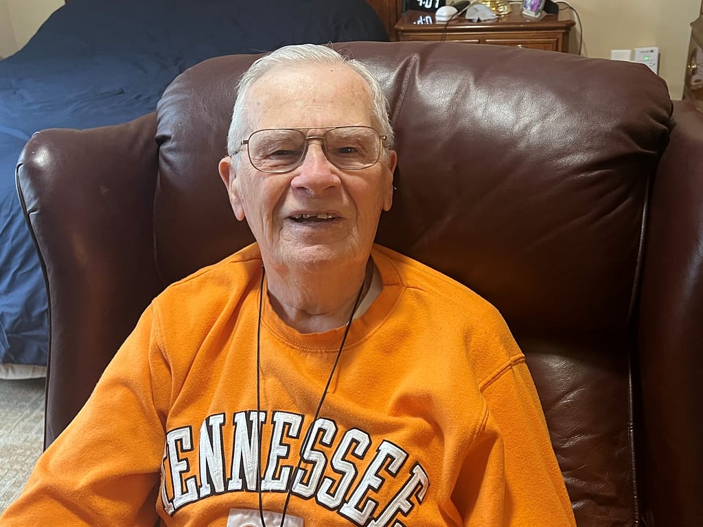 From the Air Force to Oak Ridge – Morning Pointe of Powell Resident Bob ...